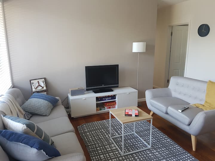 Spacious Light-filled Apartment In Clifton Hill - Ivanhoe