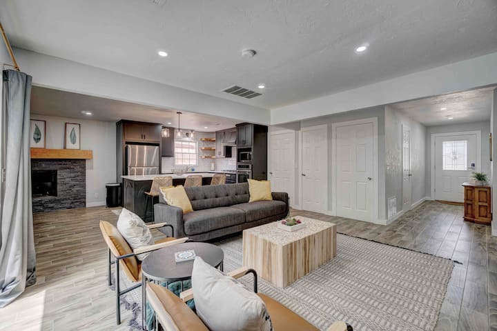 Private Room Within Newly Renovated Home - Oklahoma City, OK
