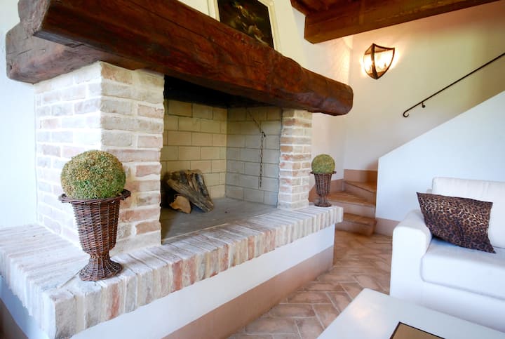 Charming Villa With Garden & Pool - Cattolica
