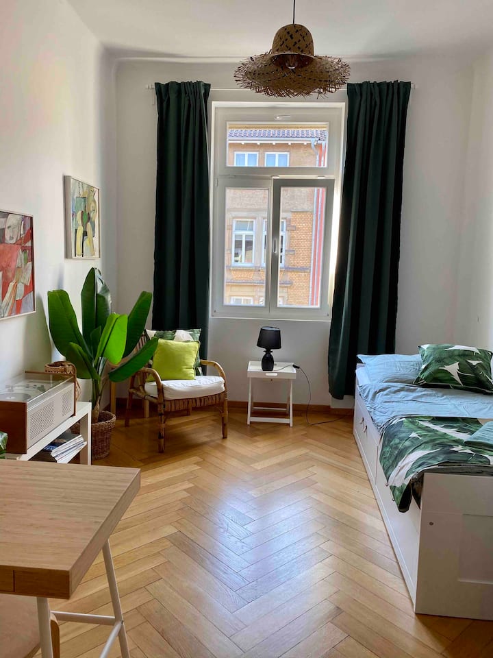 Renovated Flat In Historic Building – Trendy West - Stuttgart
