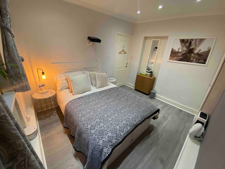 Private Flat Near Westfield White City - 