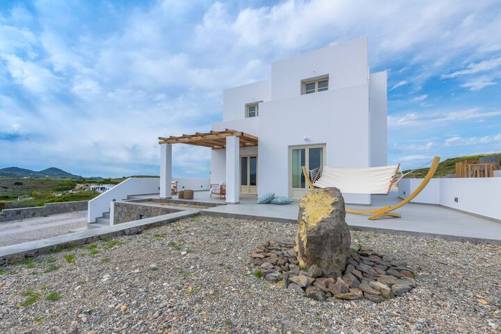 10 Best Luxury Villas In Milos, Greece - Updated 2024 | Trip101