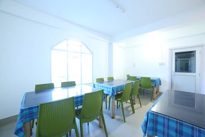 Tawang Travellers Inn By Mynotesfromtheroads - Tawang