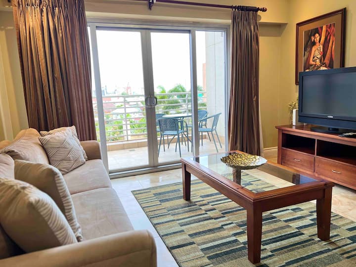 Graceful 1br Suite • Balcony Views • Cozy • Secure - Port of Spain