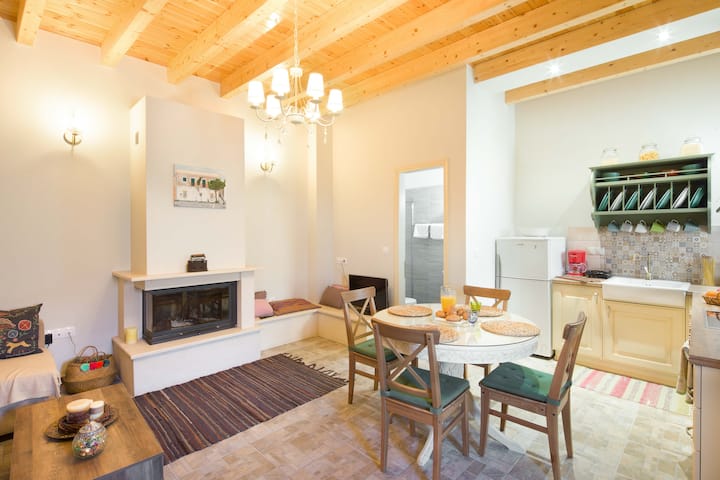 Mara's Traditional Cottage - Corfou