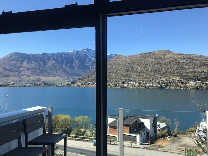 Amazing Views-2 Bedroom - 2 Mins To The Lake! - Queenstown