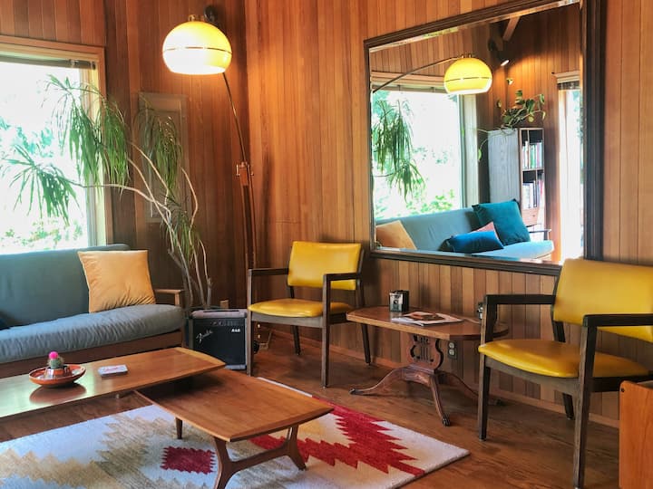 Private Mid Century Modern Cedar Cabin - Marysville, WA