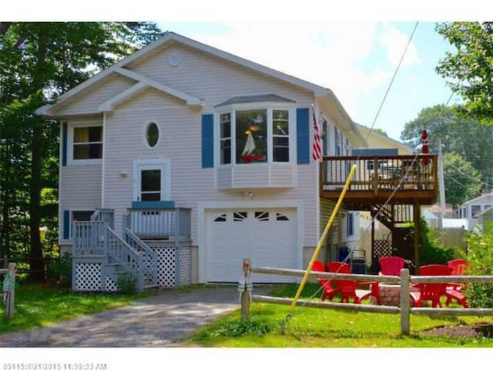 Beautiful Home 3 Minute Walk From Long Sands Beach - York, ME