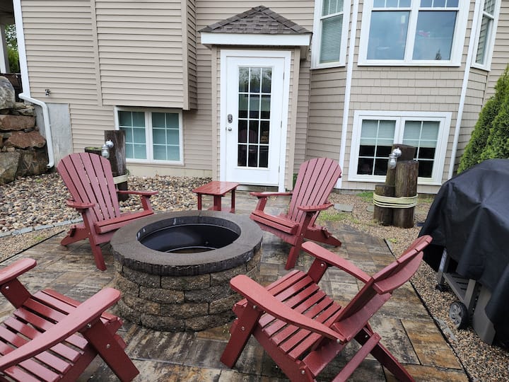 Nautical Themed, Two Bedroom, Eclectic Getaway - Watch Hill, RI