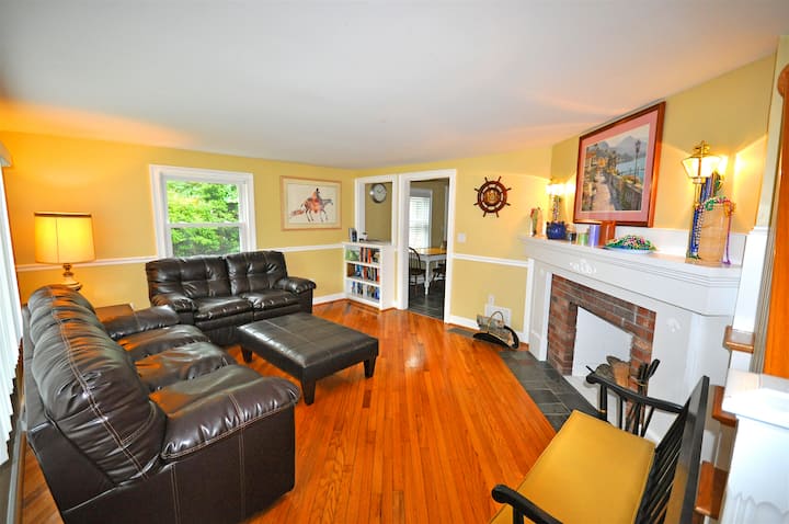 Beautiful Home With Serene Pond - Barnstable, MA