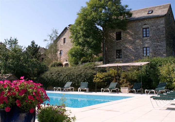 Gîte Ancienne Auberge - Les Ecuries De Sauveterre - Lozère