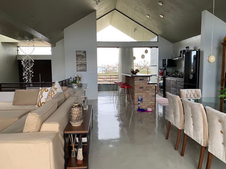 Casa Moderna Com Piscina - Garopaba