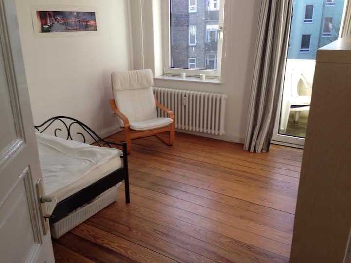 Ganze 50m2 Helle, Ruhige Altbau-whng In Toplage - Preetz