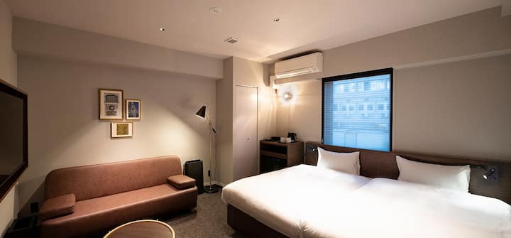 最大3名/小樽駅2分!広々ダブルでカップル大人気部屋!【alphabed Inn 小樽駅前ダブル】 - 小樽市