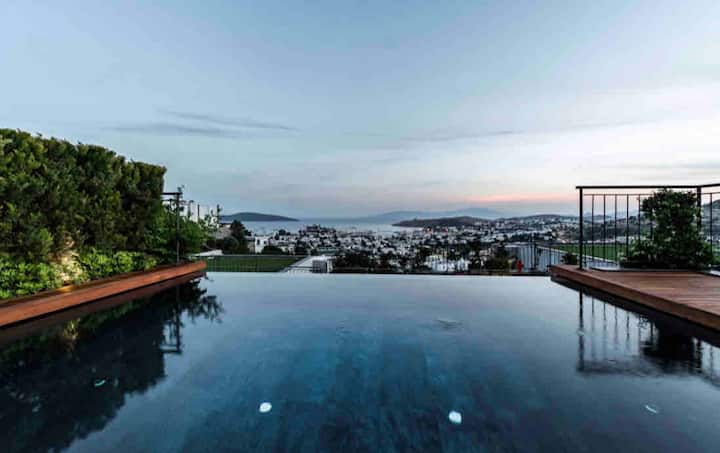 Bodrum Merkez Plajlı Havuzlu Manzaralı Villa - Bodrum