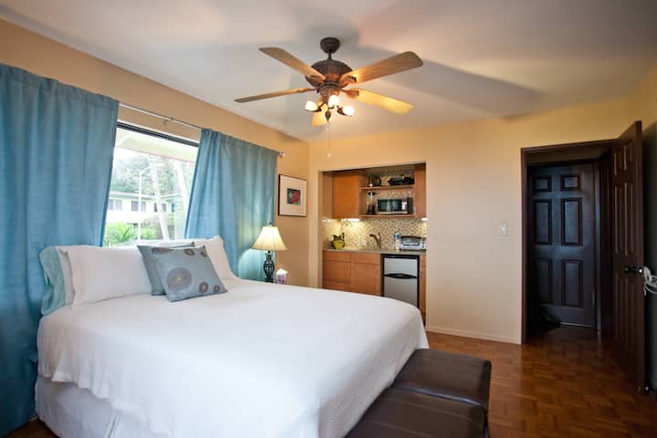 My Little Surf Shack In Kailua Kona - Hawaii