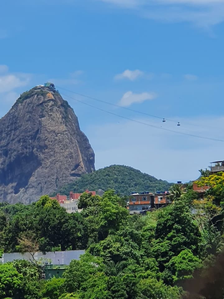 Ap Aconchegante, 2 Q, A/c Wi-fi,  Nas Laranjeiras - Rio de Janeiro