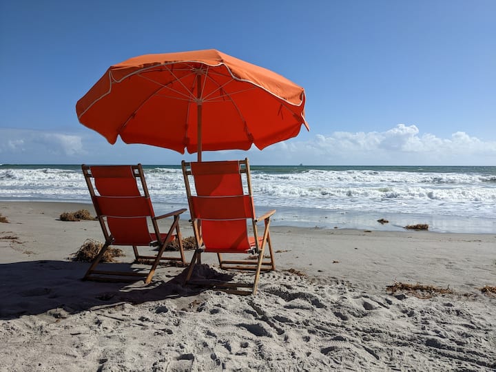 * Flip-flop Beach Condo * Steps To The Ocean! - Cocoa Beach, FL