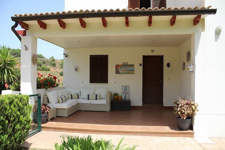 Modern Retreat - Amazing Views & Private Pool - Estepona