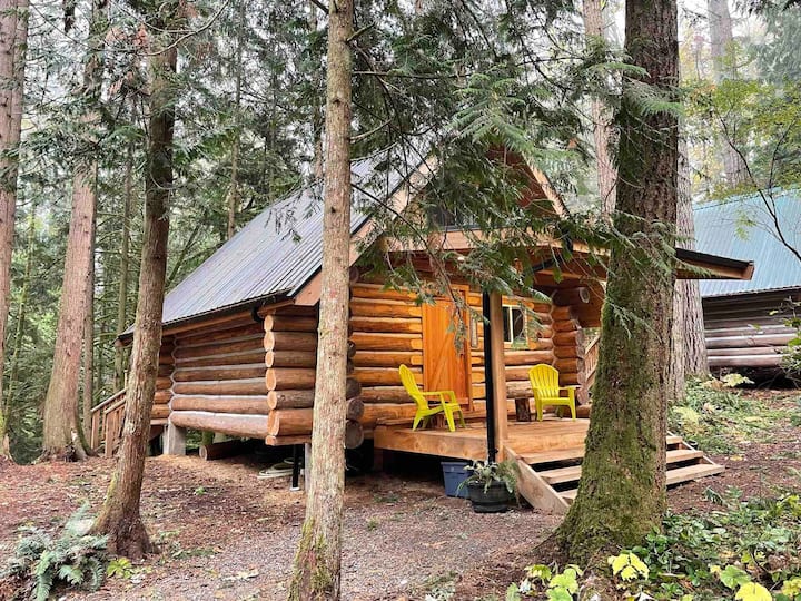 Wind Down Log Cabin In The Woods W/ Cozy Woodstove - Vancouver Island