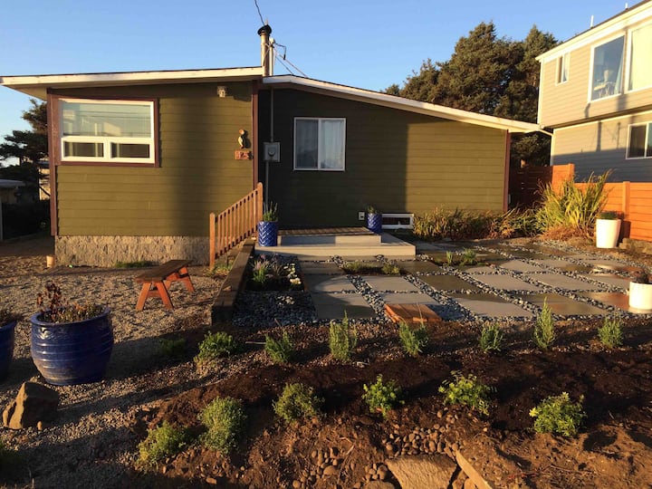 Puffin’s Nest, An Ocean View Home - Yachats, OR