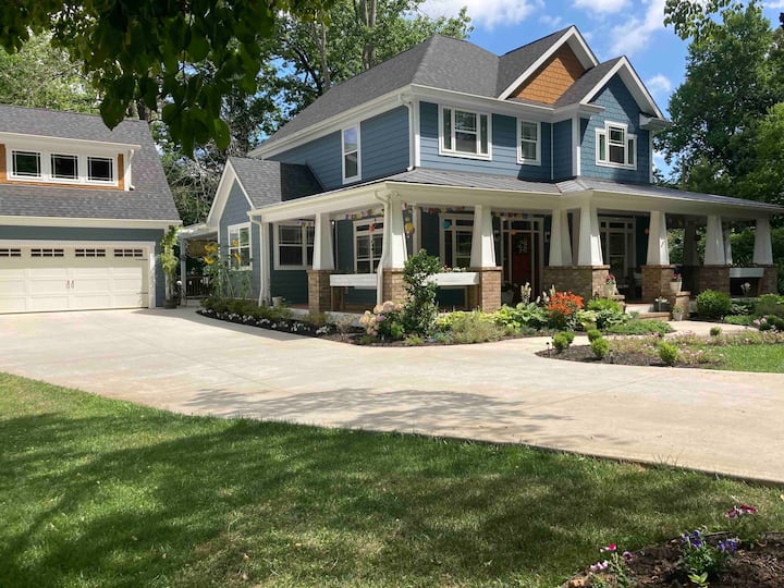 Spacious Home Located Just 5 Miles From Ut Campus! - Knoxville, TN