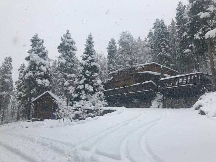 Rivendell Cabin: A Private Colorado Cabin Escape - Nederland, CO