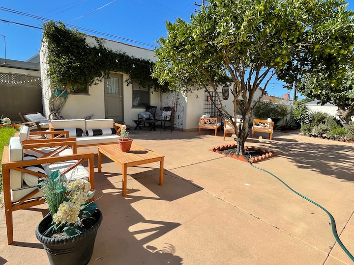 Charmcrashpad.prkg.min Essentials! - Los Ángeles, CA