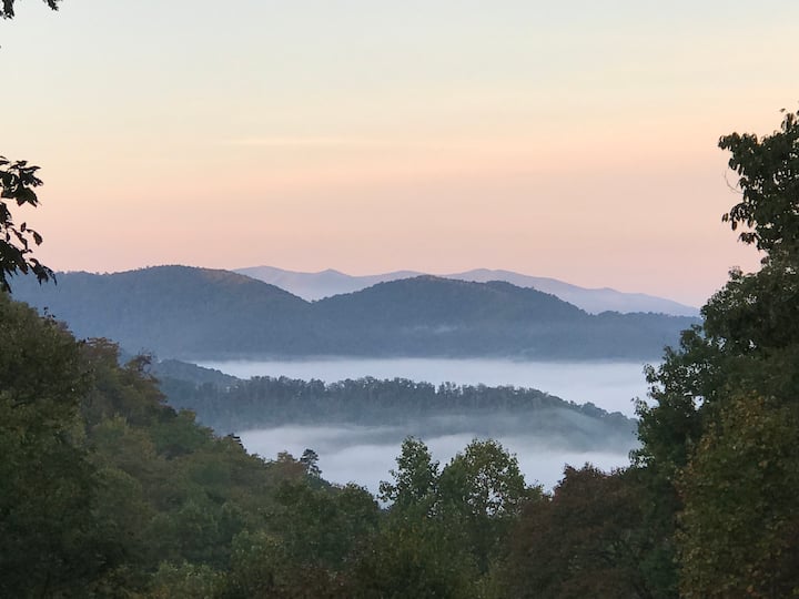 Secluded Mtn Cabin W/hot Tub, Fire Pit, Game Room - Bryson City, NC