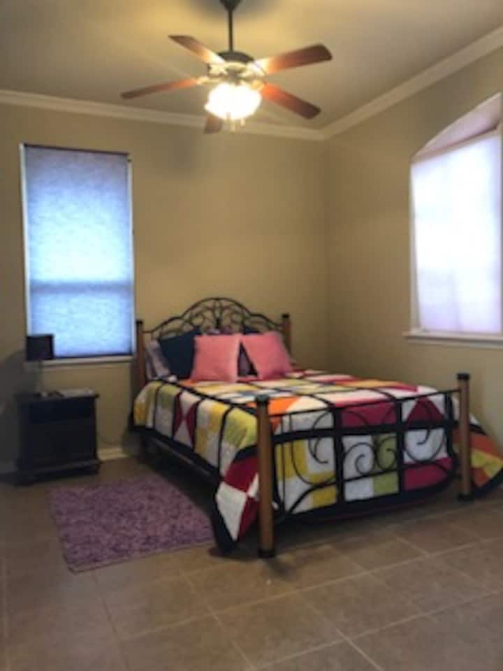 Cedar Hill Serene Setting - Cedar Hill, TX