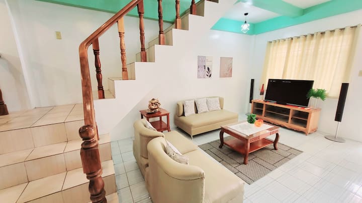 Alpineapartment 1: Spacious 2 Bedroom For 4-6pax - Daet