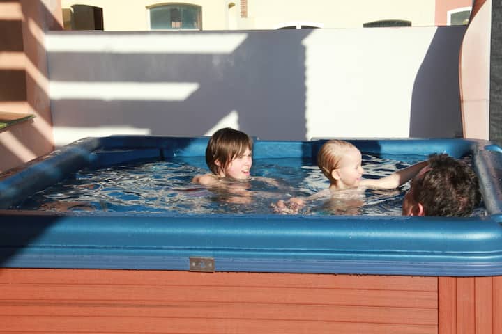 Beachside House With Roof Jaccuzi - Estepona