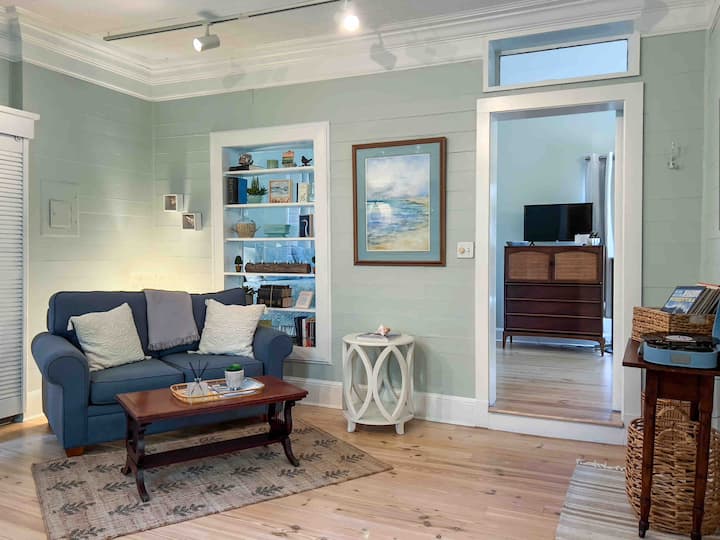 Historic Cottage In The Heart Of Apalachicola - Apalachicola, FL