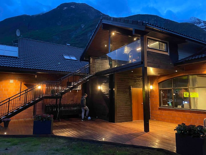 Olden Apartments 3-penthouse - Olden