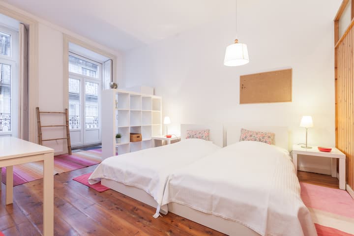 2 Single Beds Studio Downtown Porto In Cedofeita - Ramalde