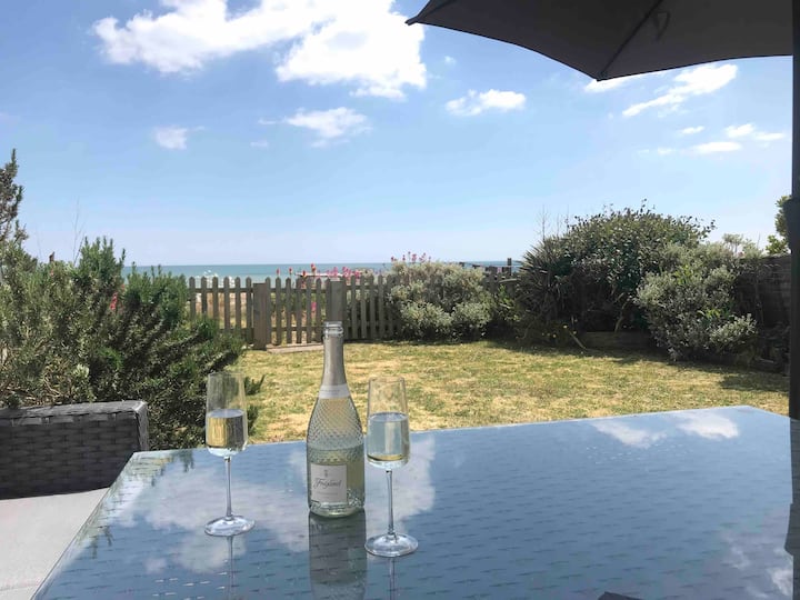 Relaxing Beachfront Retreat - Eastbourne