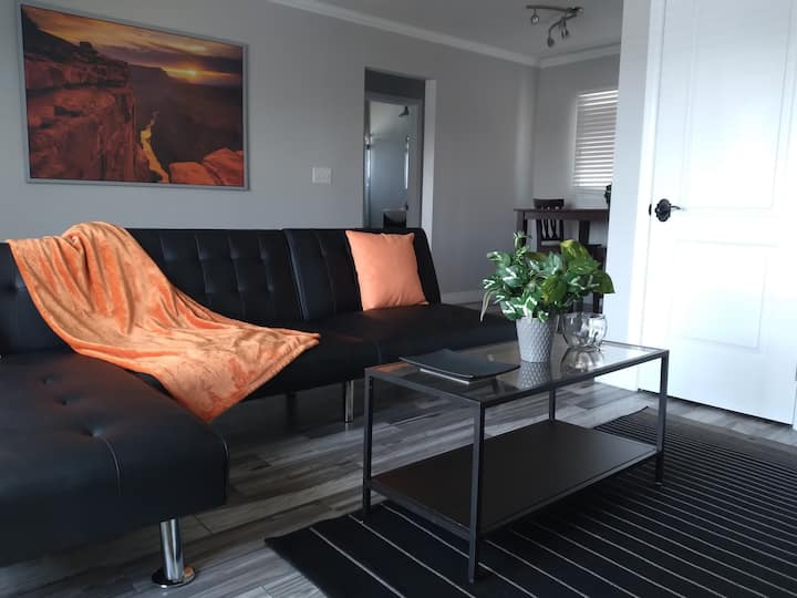 2/2 Gem Only Minutes From Strip And Airport - Paradise, NV