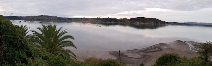 Captains Cottage & Studio - Relaxed Kiwi-style 10+ - Raglan