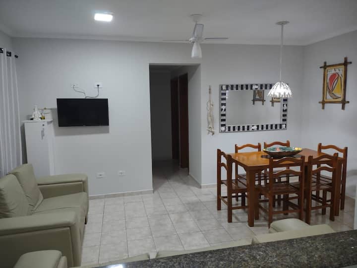 Apartamento Com Dois Dormitório, Sala, Cozinha, 2 Banheiro, Varanda, 2 Vagas De Garagem, Localização Praia Grande Ubatuba, Próximo Do Mar. Proximo De Supermercado, Farmácia, Feirinha, Sorveteria, Restaurante. - Ubatuba