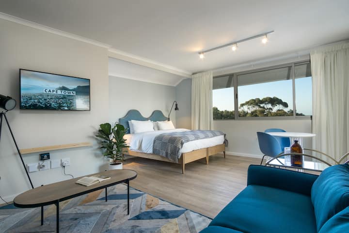Premium Deluxe Suites In Green Point - 캠스 베이