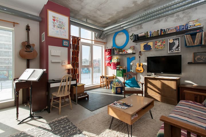 Artist Family Loft In Wqw
(Artist Cv Required) - Toronto