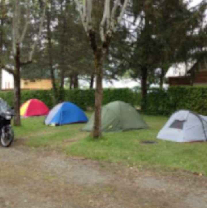 Emplacements Au Camping Du Viaduc Des Fades 20 - Pontgibaud