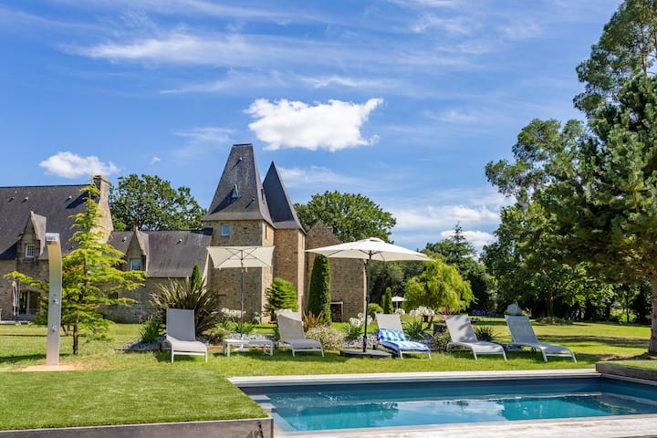 2 Gîtes Avec Piscine Dans Manoir - Combourg