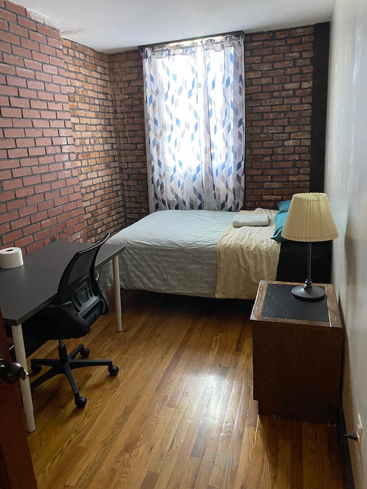 Sunny Room In Bushwick Loft - Manhattan, NY