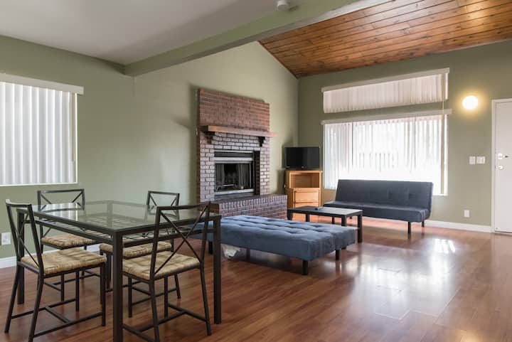 A Two-story Home With 4br/2bath - Las Vegas, NV