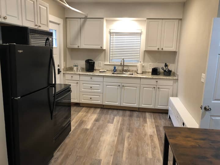 Renovated 2 Bedroom Located Downtown - Manchester, NH