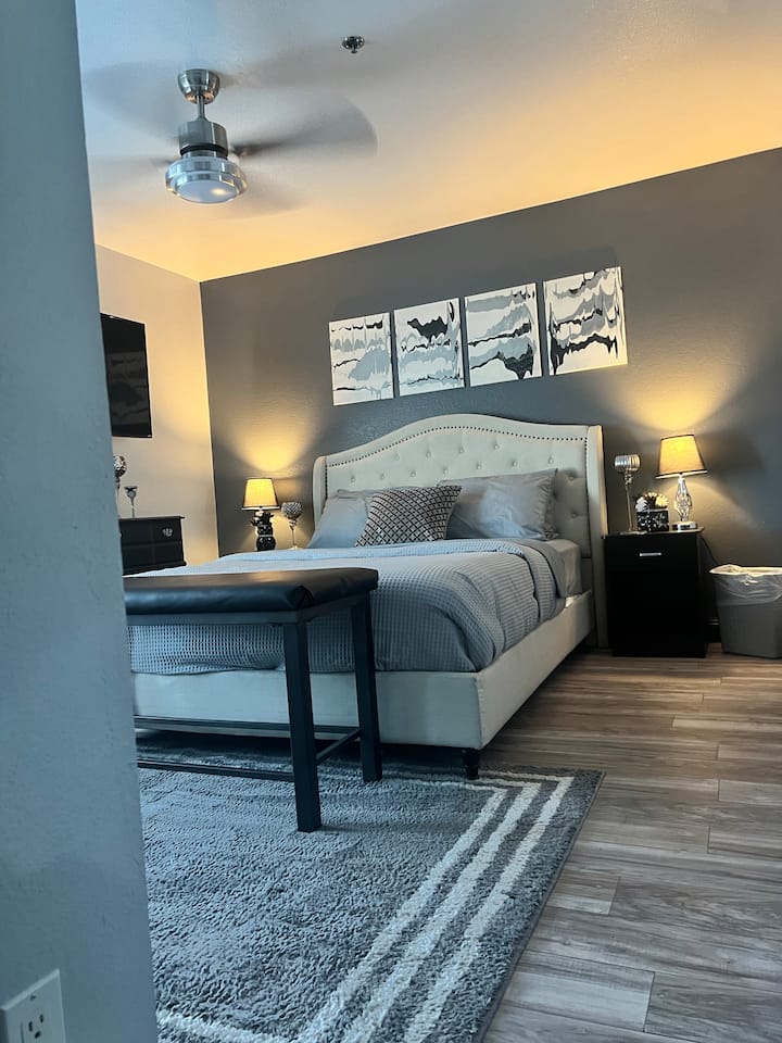 Beautiful 1-bedroom Condo With Balcony And Views. - Las Vegas, NV