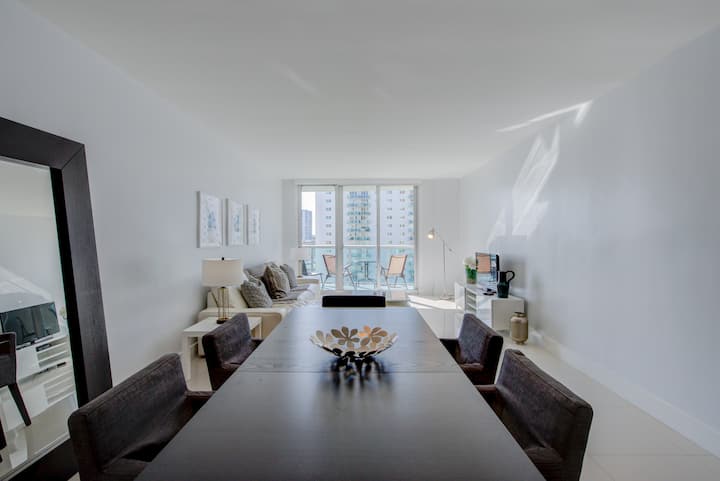 Beautiful Apt In Front The Beach! Str-01366 - Sunny Isles Beach, FL