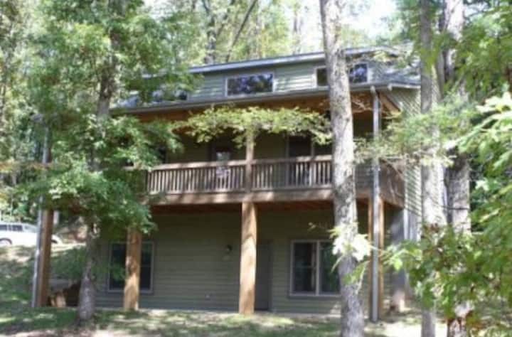 Private Cabin Getaway With All The Amenities! - Transylvania County, NC