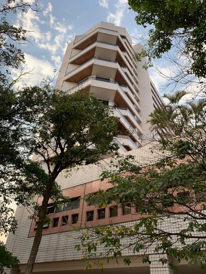 Bonaparte307, Wifi 100 Mbps, Tv-4k, Limpeza Diária - 